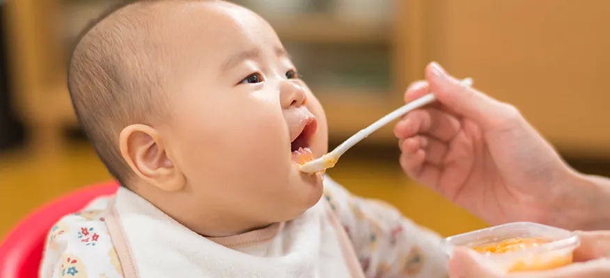 Weaning: Initiating Your Baby into the World of Solid Foods